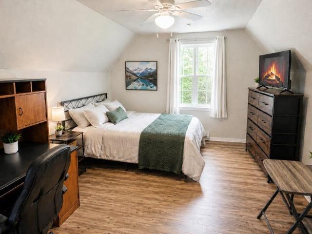 Room for Rent in Burleson