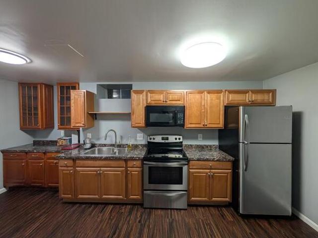 ROOM FOR RENT IN BASEMENT