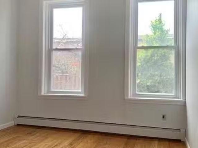Room for rent in Bay Ridge