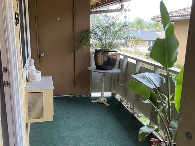 Room for Rent in Beautiful _Bedroom Condo_Escondi