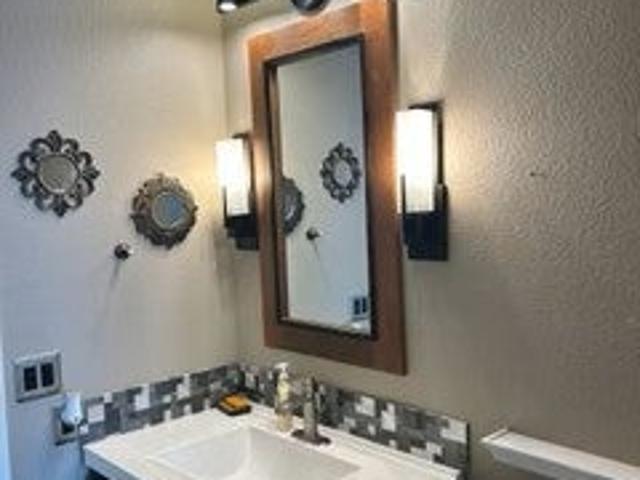 Room for Rent in Beautiful Home in North PHX