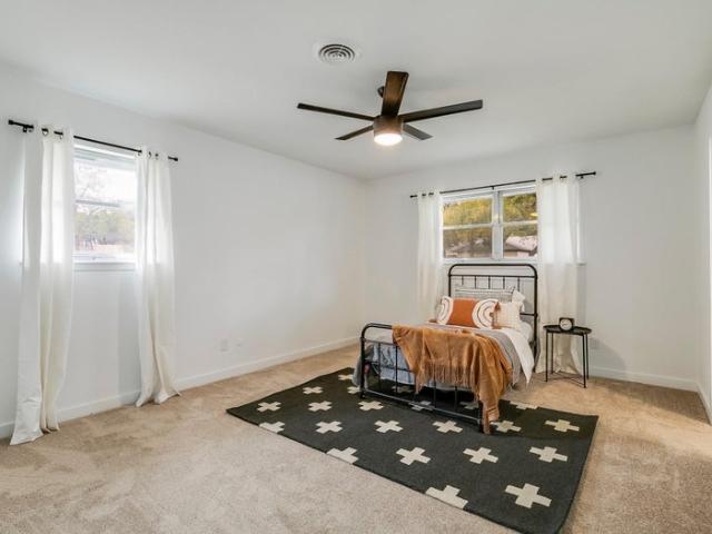 Room for Rent in Bedford, TX
