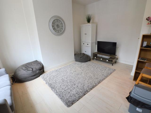 room for rent in Beechwood Mount, Leeds, LS4