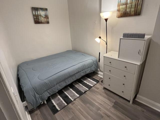 Room for rent in Broadway East