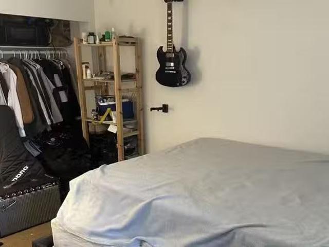 Room for rent in Culver City