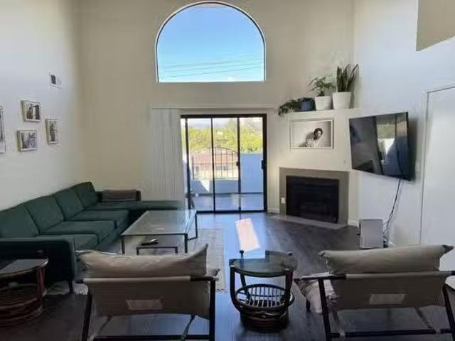 Room for rent in Culver City