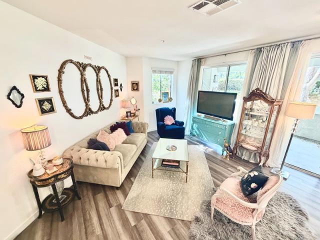 ROOM FOR RENT IN CITY LIGHTS APT ✷ ALISO VIEJO