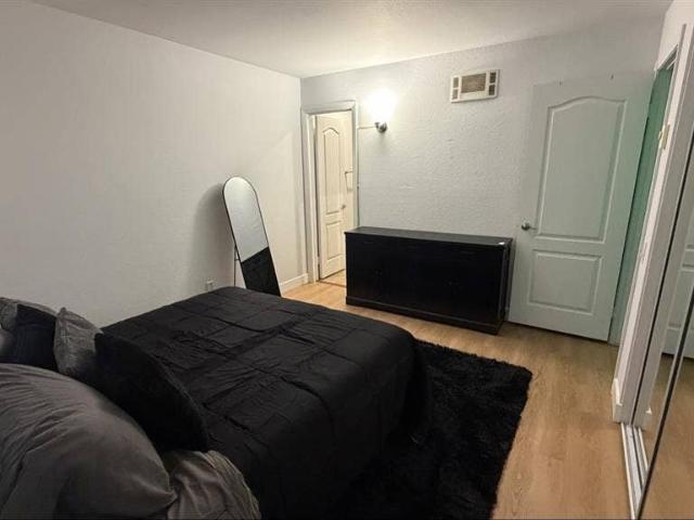 Room for rent in college area