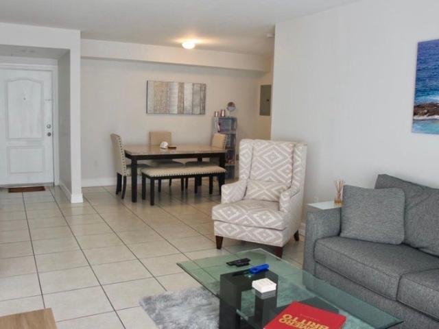 Room for rent in Coral Gables