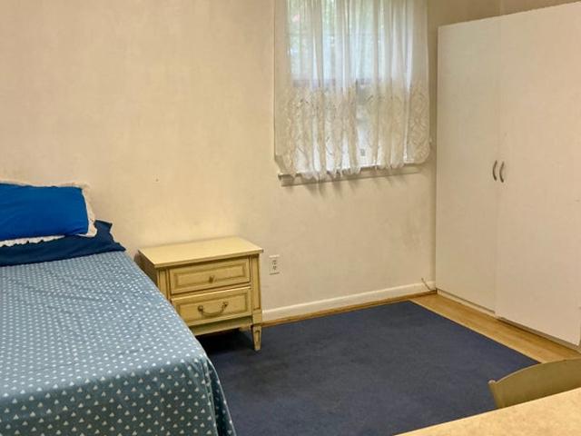 Room for rent in cozy neighborhood, Bethesda