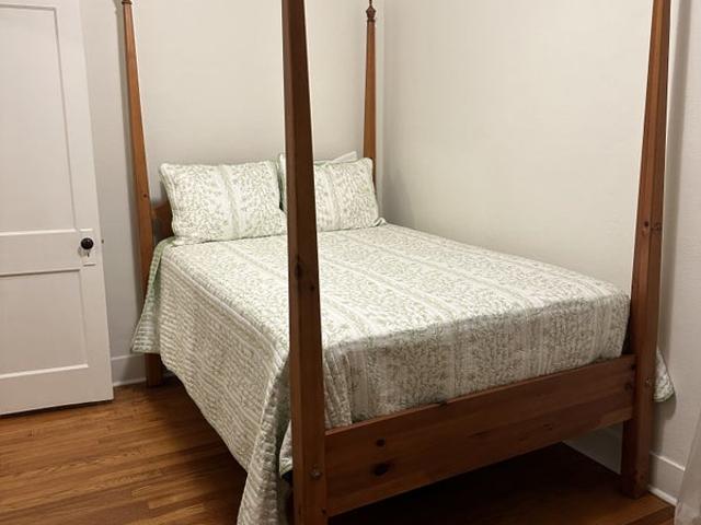 Room for Rent in Cozy West Ashley Cottage
