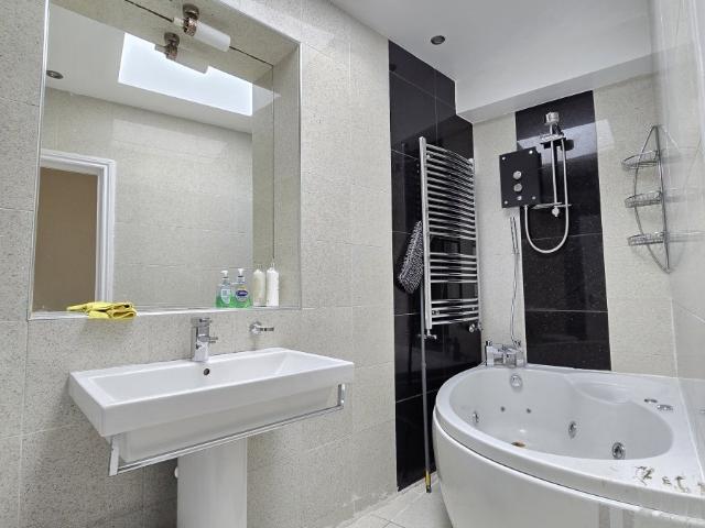 Room for rent in Devonshire Hill Lane, N17 7NR