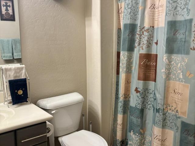 Room for Rent in East Mesa