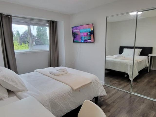 Room for rent in Edmonds