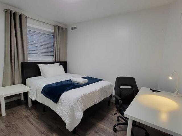 Room for rent in Edmonds