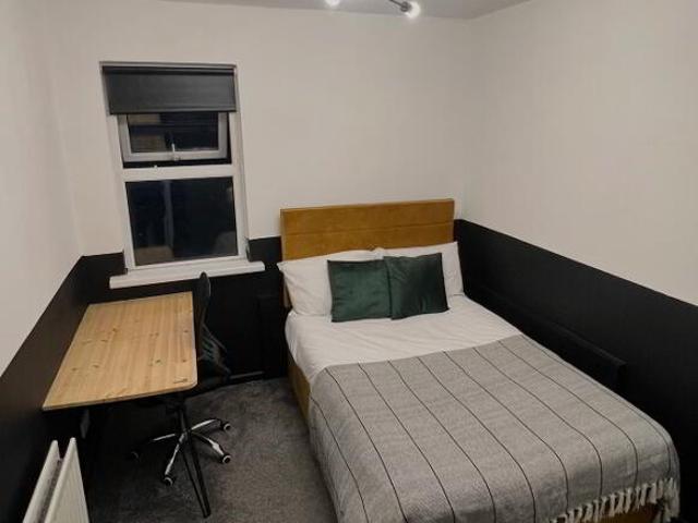 room for rent in En Suite Room, 4 Eglantine Gardens, Belfast, BT9 6EZ