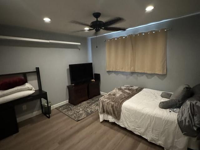 Room for rent in Encino Condo