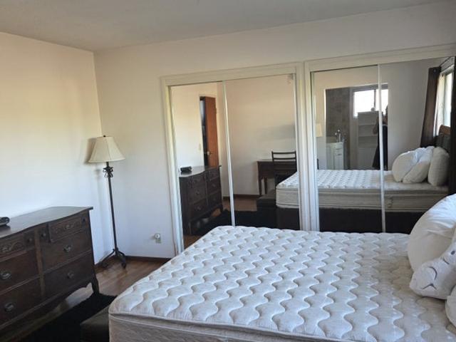 Room for rent in Fountain Valley with private bath