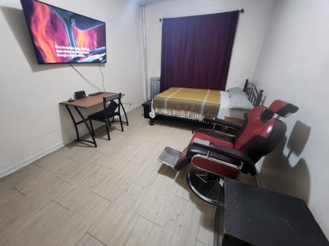 Room for rent in gunhill area