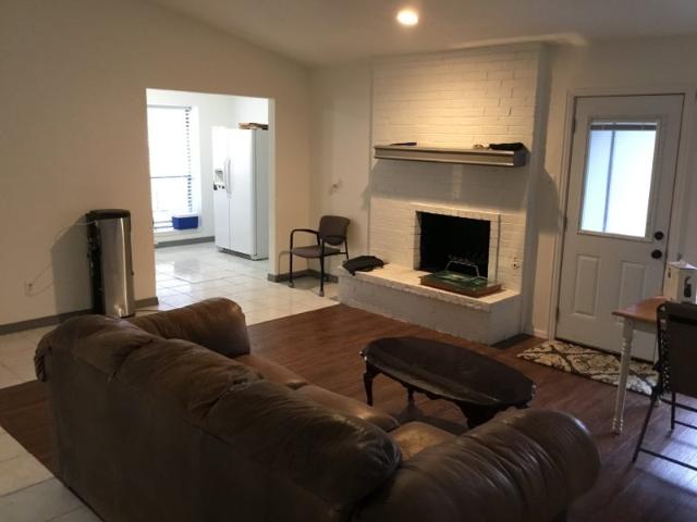 Room for rent in Garland