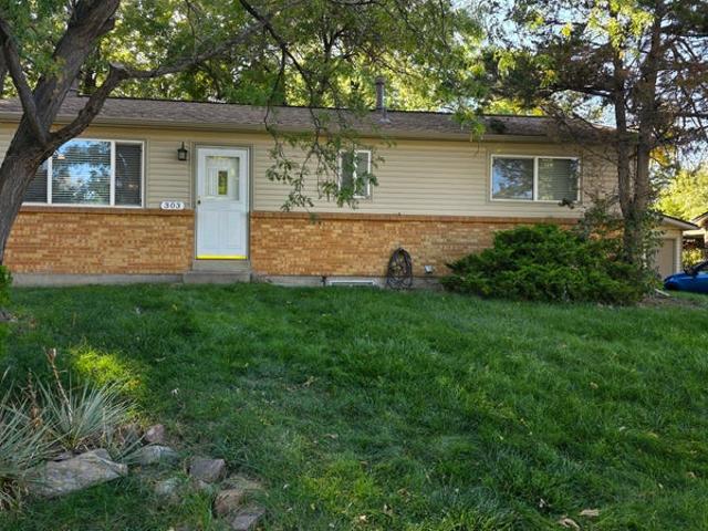 Room for Rent in Golden–House with Yard & Parking