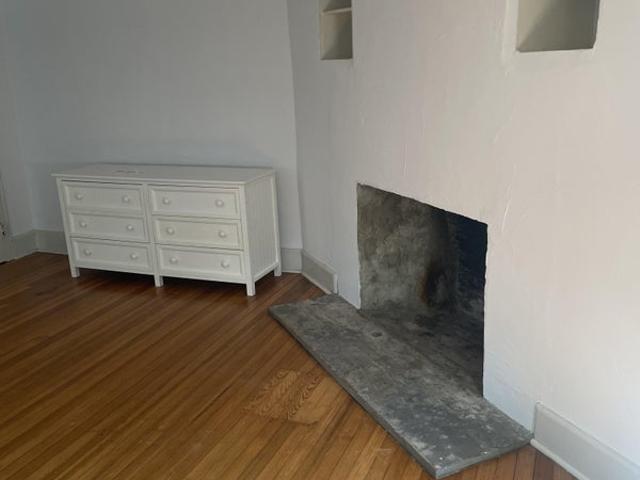 Room for rent in gorgeous 2000+ sq feet house
