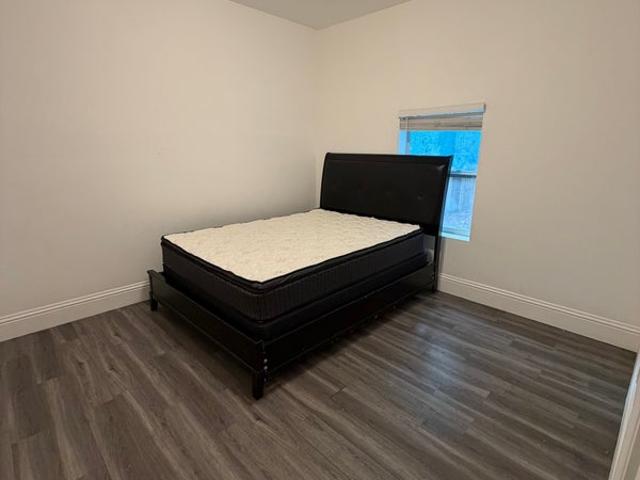 Room for rent in Hallandale beach
