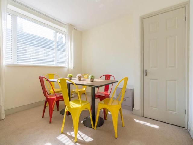 room for rent in Harriet Street Cathays Cardiff CF24 4BU