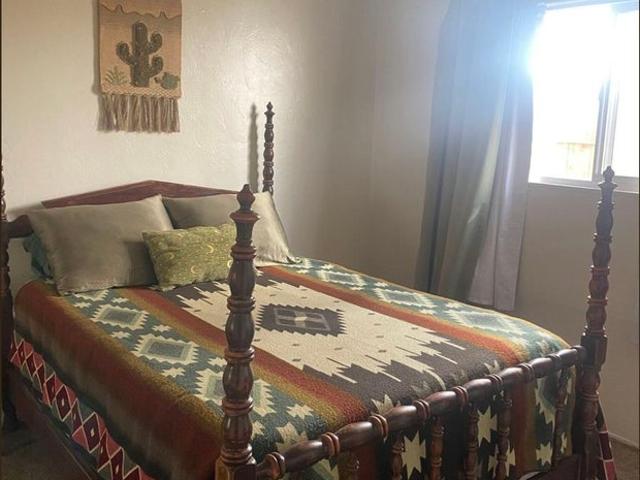 Room for rent in heart of Pacific Beabh!
