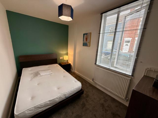 room for rent in Henry Street, Wakefield