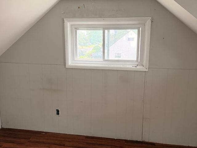 Room For Rent in Hicksville