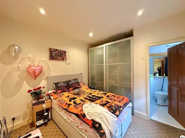 room for rent in Holyhead Road, Bangor, Gwynedd, LL57