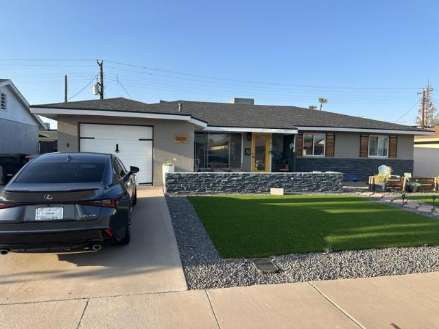 Room for rent in house in old town Scottsdale