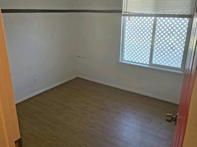 Room for rent in house