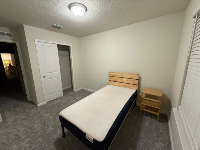 Room for Rent in Kissimmee, FL — Beautiful Lake Vi