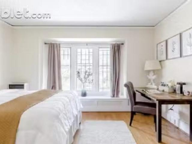 Room for rent in Koreatown