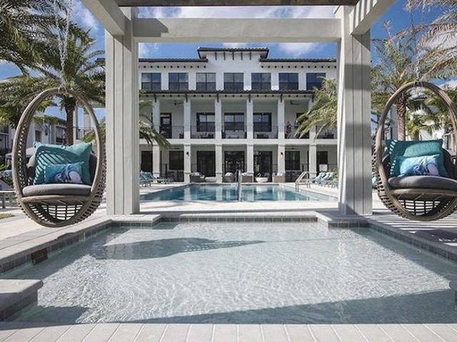 Room for rent in luxury complex✨