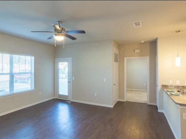 Room for rent in lake worth