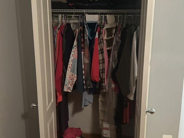 Room for Rent in Landsdowne Town Center