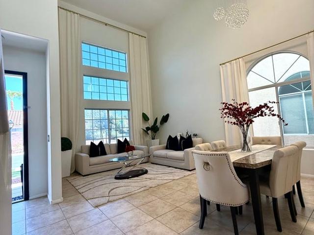 Room for Rent in Las Vegas – Females Only!