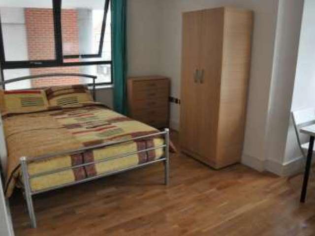 Room for rent in Limehouse