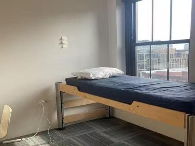 Room for rent in Loop