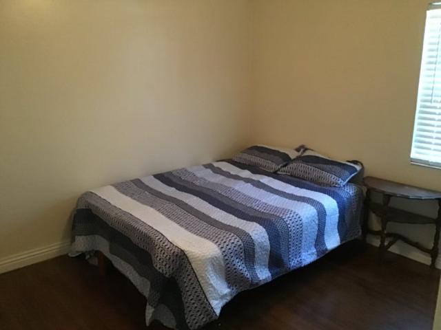 Room for rent in Long Beach