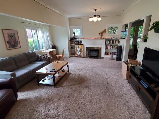 Room for rent in peaceful NE neighborhood Beaumon