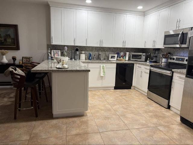 Room for rent in Pinecrest