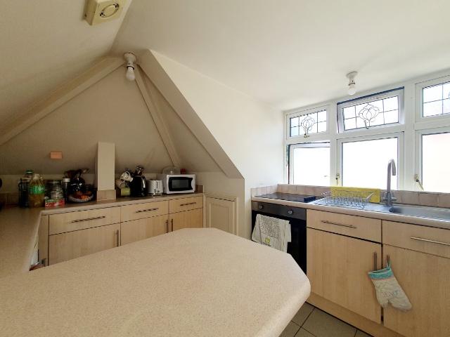 Room for rent in Powys Lane, N14 7JG