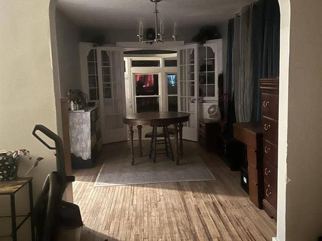 Room for Rent in Quiet Neighborhood
