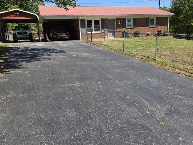Room for rent in quiet family neighborhood