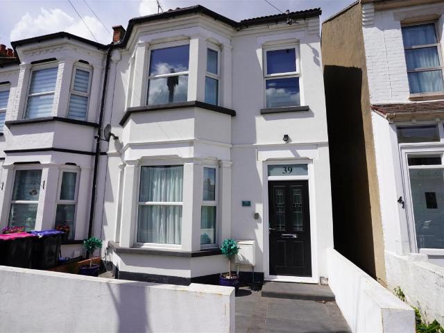 room for rent in Richmond Street, Southend On Sea