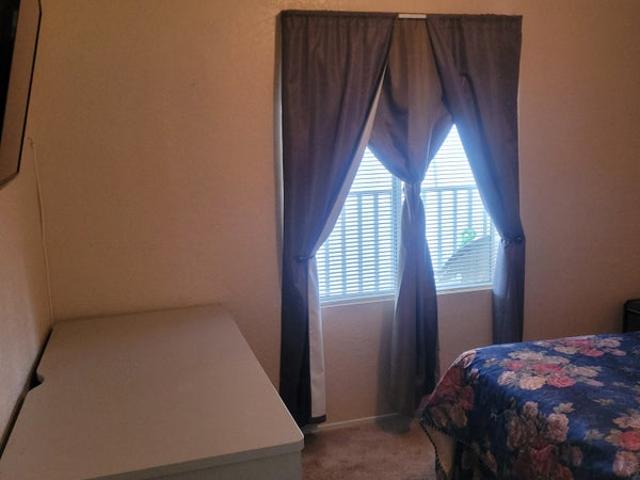 Room for Rent in Riverside